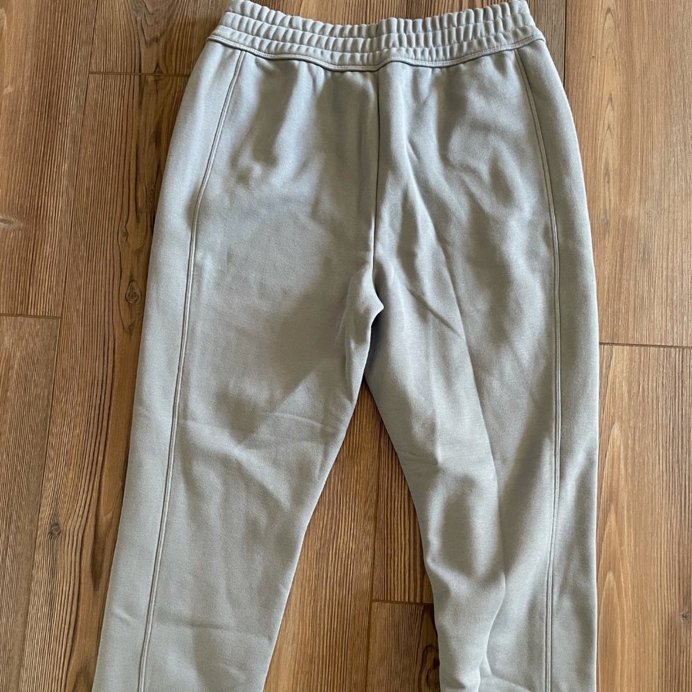 Womens Fabletics Amelia Slim Light Gray Sweatpants - Gem